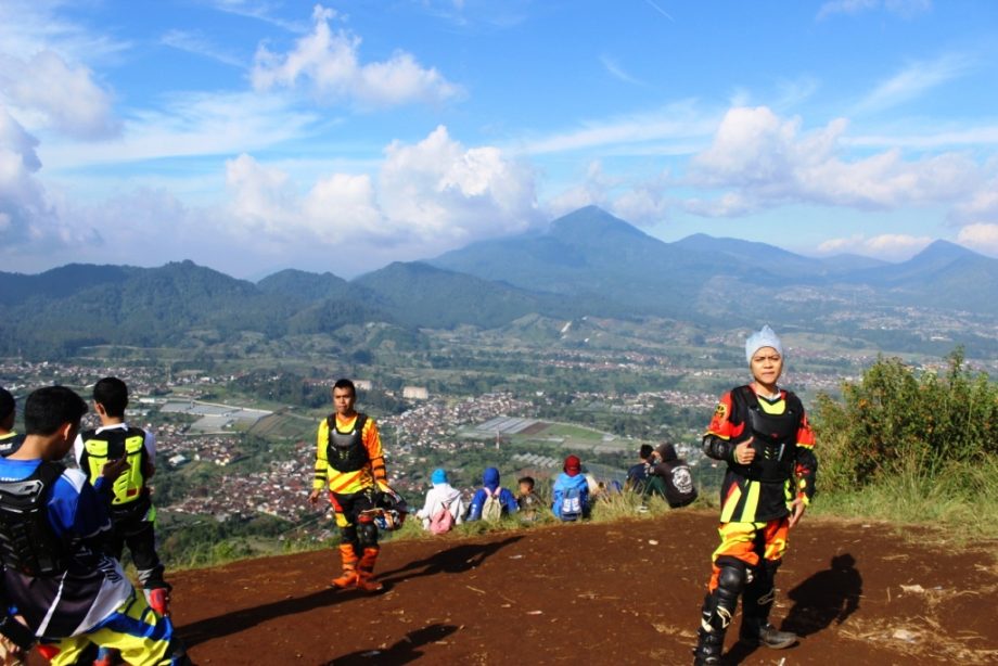3 Alasan Kuat Wisata Trail di Lembang Bandung - OUTBOUND TRAINING ...
